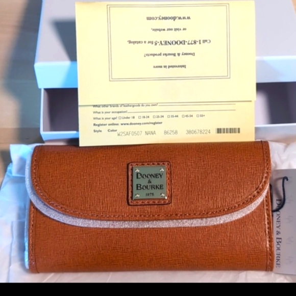 Dooney & Bourke | Bags | Nwt Dooney And Bourke Saffiano Continental ...